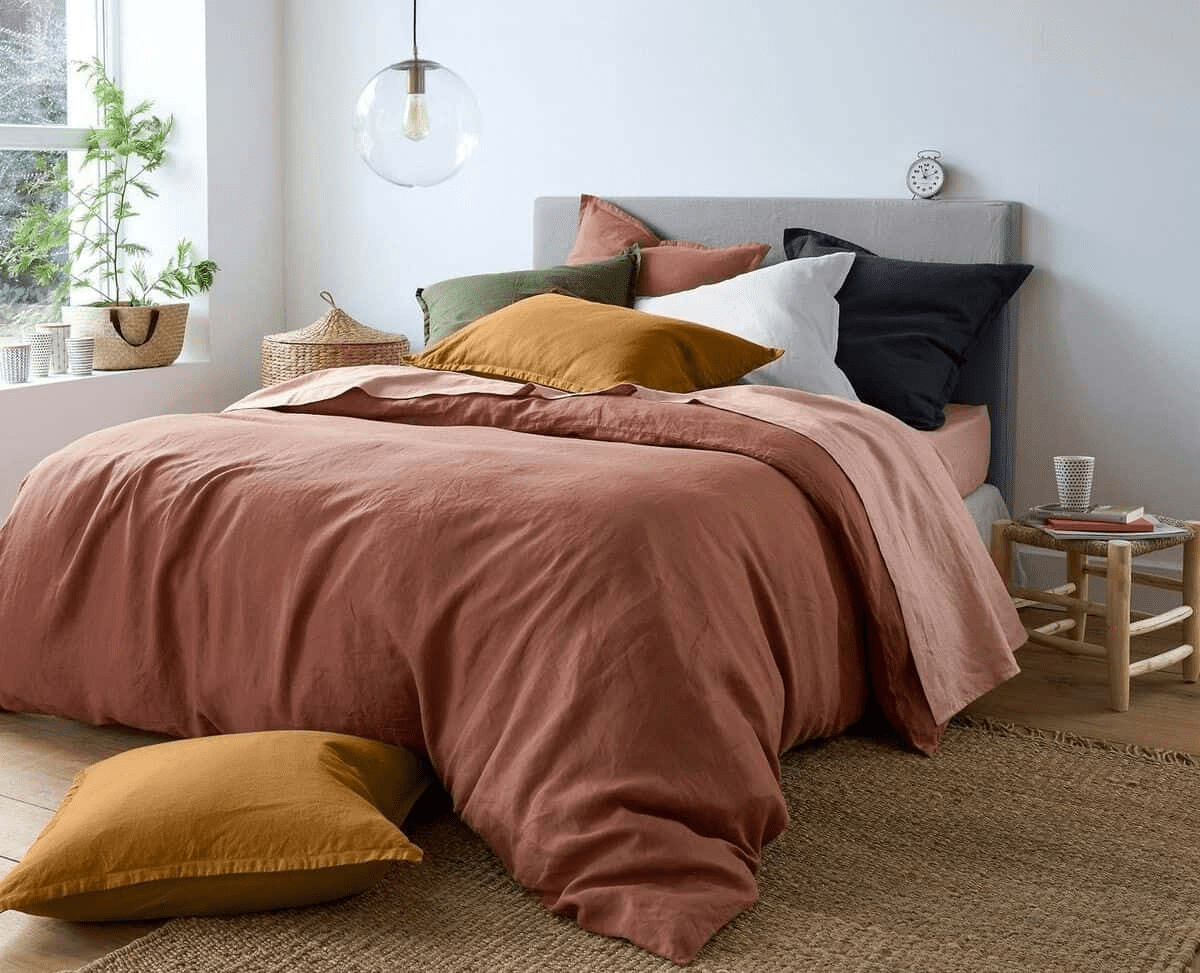 How to Style Your Bed Like a Pro: 25 Tips for a Cozy Retreat