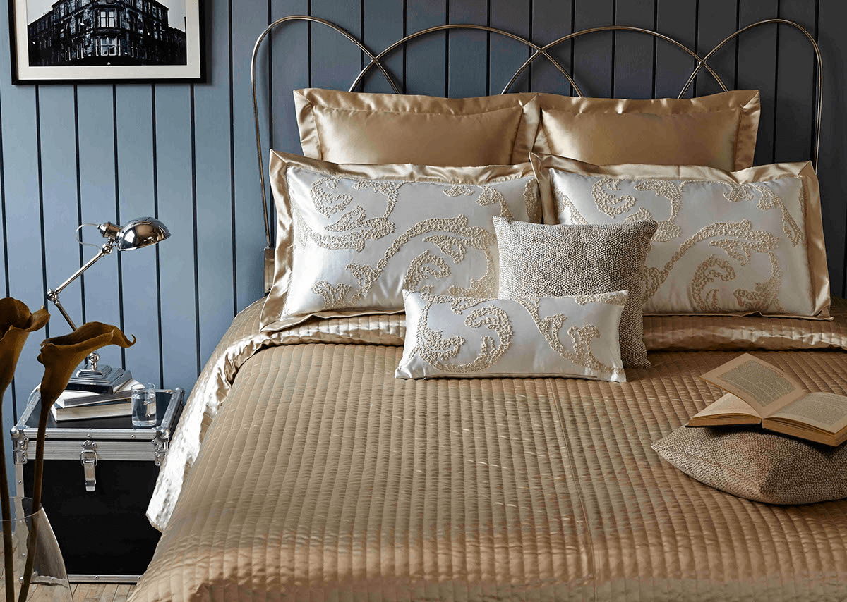 How to Style Your Bed Like a Pro: 25 Tips for a Cozy Retreat