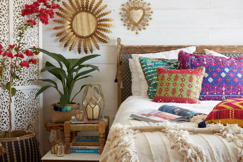 What Colors Go With Gold : 15 Combinations You’ll Love